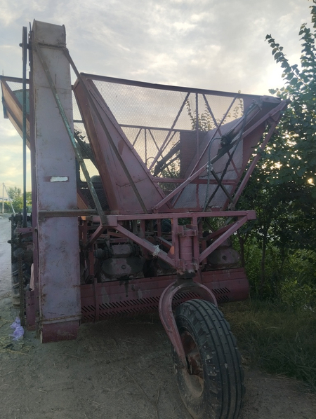 Курак узиш машинаси сотилади