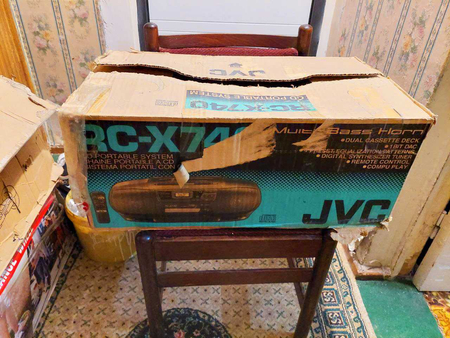 Продам Магнитолу JVC RC-X740BK