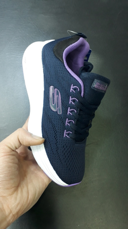 Skechers Air-Cooled Memory Foam®.