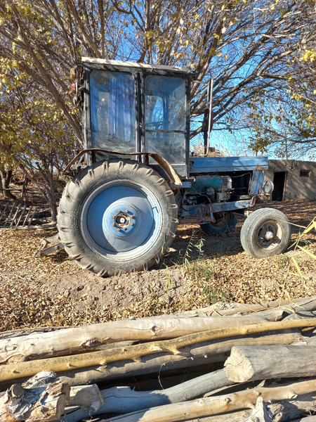 Traktor agregadlari bilan sotiladi
