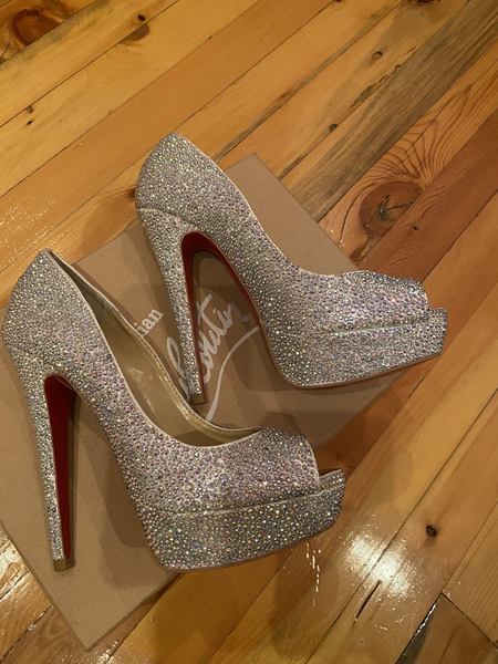 Продам туфли Christian Louboutin польностью в камнях!!!
