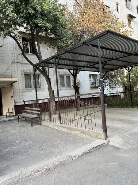 Продается 4 ком квартира шайхонтохур гулзор с гаражом