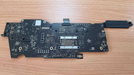 Рабочая мат. плата от MacBook Pro 13