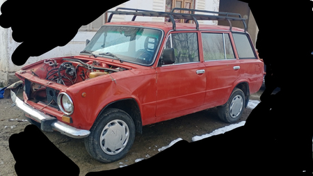Vaz 2102 sotiladi