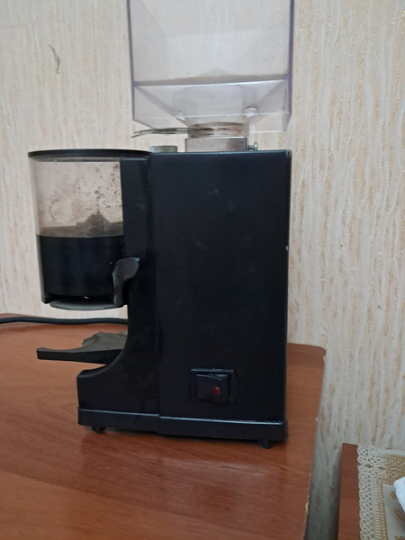 . Кофемолка SIMONELLI nuova