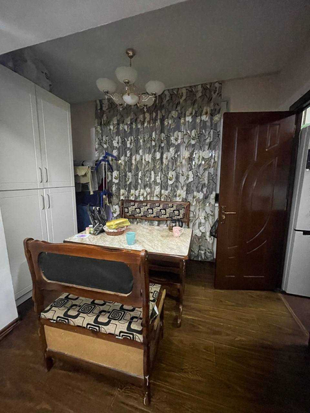 Ш-Руставели 3/3/4 Ориентир Братский 80м2 Балкон 2/6