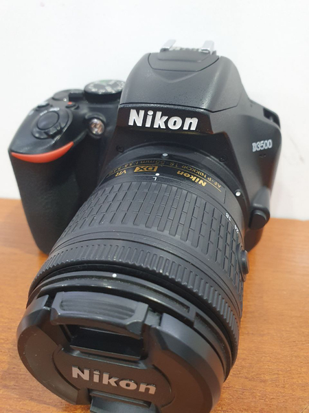 NIKON 3500D идеальное состояние