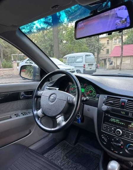 Шевроле Джентра.