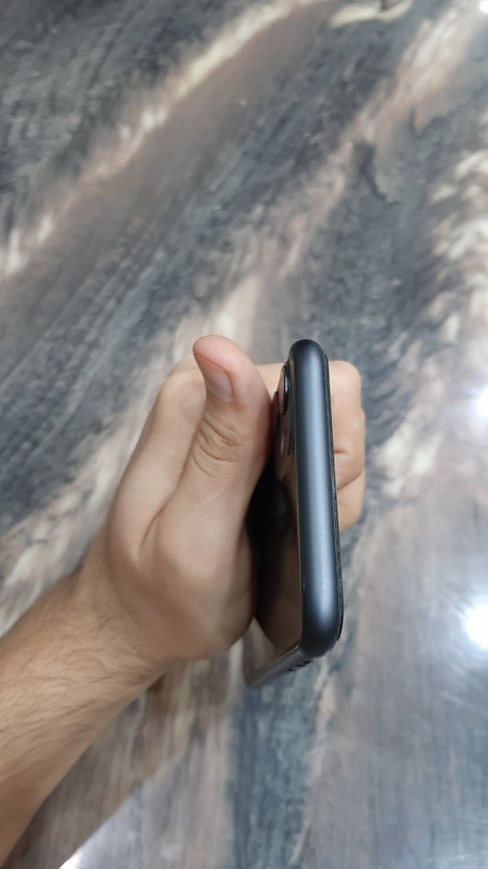 iPhone 11 Black 64gb