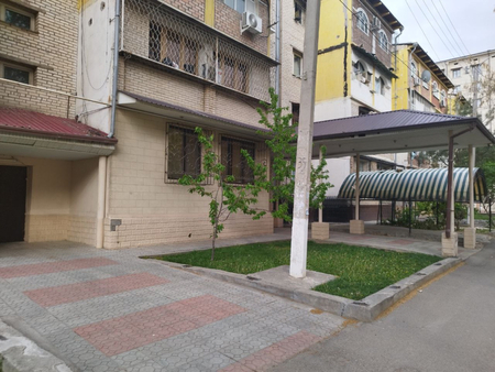 Срочно продается квартира Чиланзар Ц 4 комната 1/4
