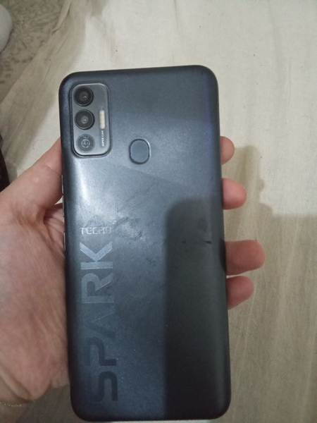Телефон Spark Тecno 32 GB
