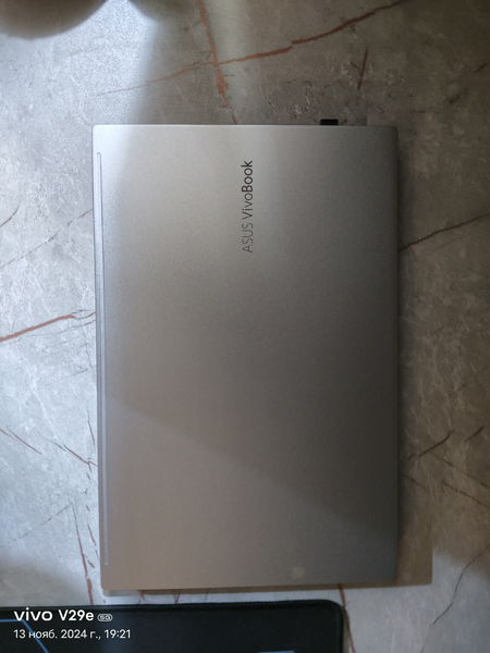 Asus vivo book noutbook SROCHNA !