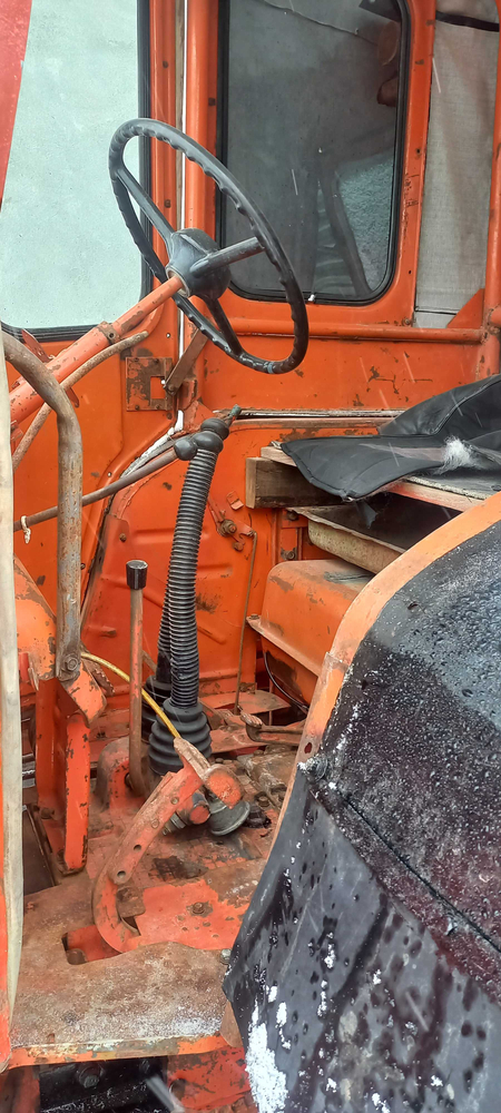 Traktor t28 radnoy naxadu