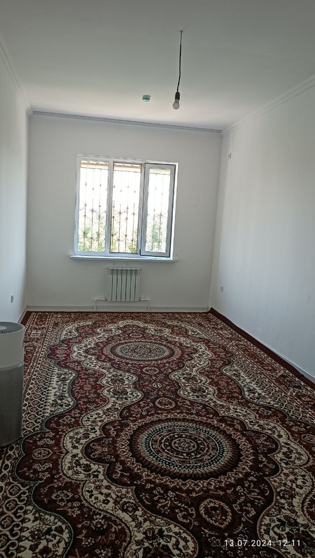 Yangihayot tumanida 3 xonali yangi kvartira sotiladi.