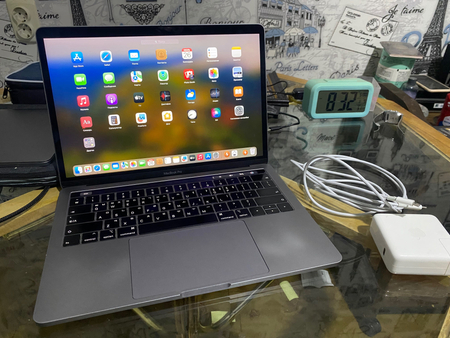 Macbook pro 2018 i5 8gb 256ssd