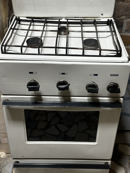 Gaz plita sotiladi