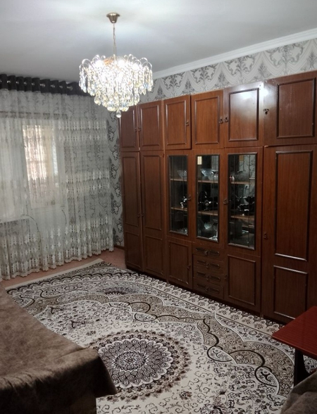 Карши. Марка атрофидан. 3хон., 1кав. Квартира сотилади