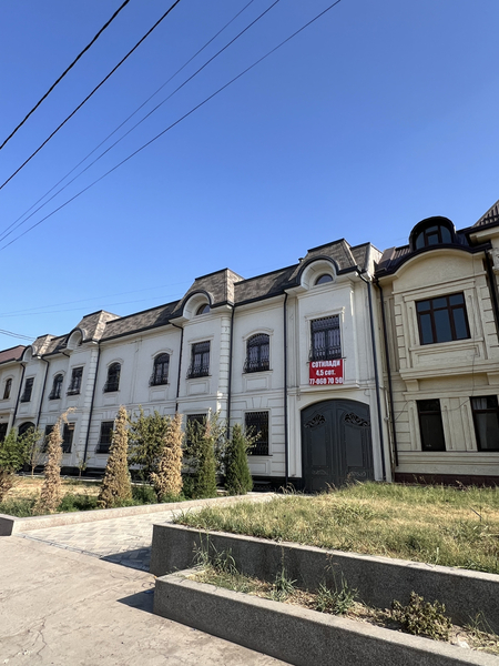 Uy sotiladi 4,5 sotix katta yo’l bo’yida uchastka