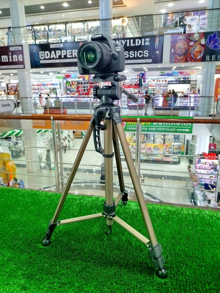 Canon EOS 1200D Kit EF-S 18-55mm