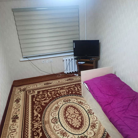 Chilonzor metro UluG'bek Drem park gofur gulom yonida 4 kv 1 xonali uy