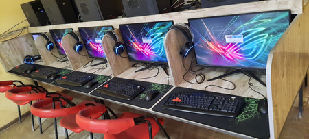 Game klub 21 ta komplekt kompyuterlar