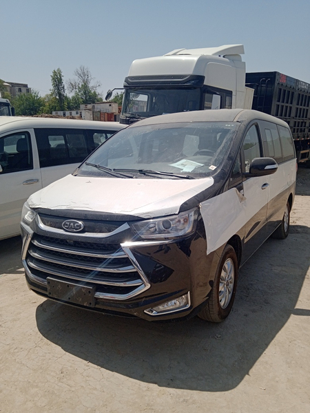 JAC M4 Mikroavtobuslar avtomat varyanti xozir bizda mavjud