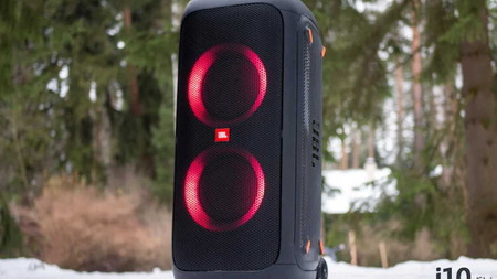 Портативная акустика 240-ваттного JBL Partybox 310