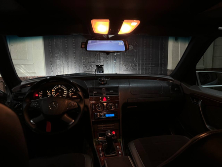 Mercedes W202 sotiladi