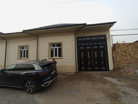Hovli sotiladi 4 sotih
