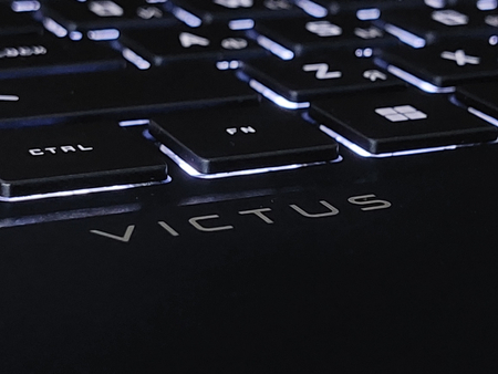 HP VICTUS сотилади