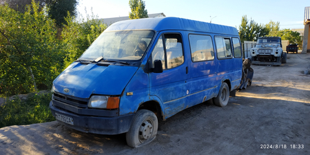 Ford Transit long