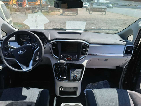 JAC M4 Refine Damas Carnival orniga