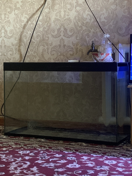 akvarium sotiladi 150/180 litrcha