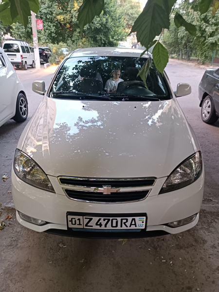 Продается автомобиль жентра