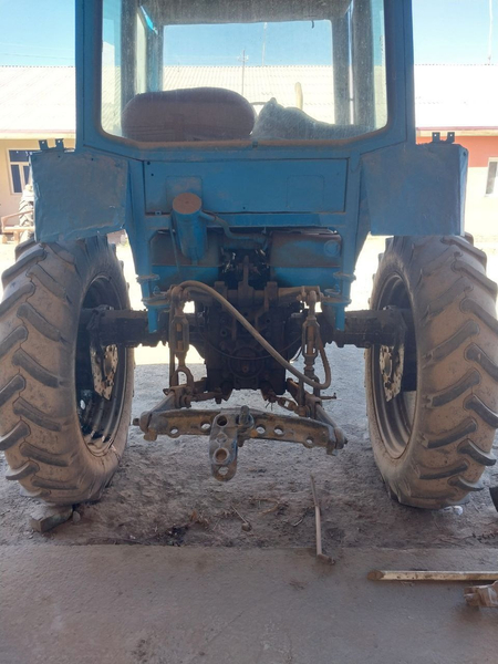 Traktor sotiladi mtz 80