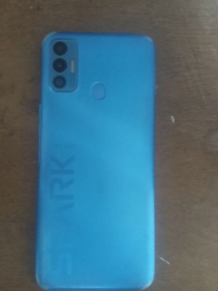 TECNO SPARK 7   holati zur
