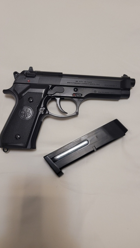 Straykbolniy Co2 pistolet Umarex Beretta m92 fs mode