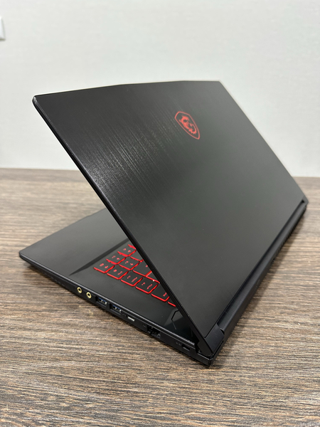 игровой i5 ноутбук MSI GF63 Thin 11SC, Американская сборка, как новый