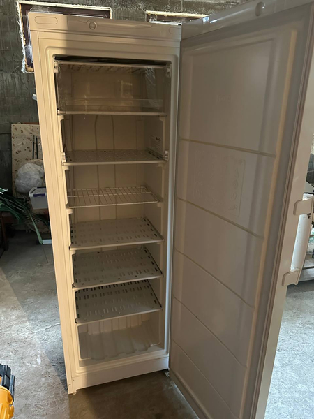 Морозильник Indesit DSZ 5175