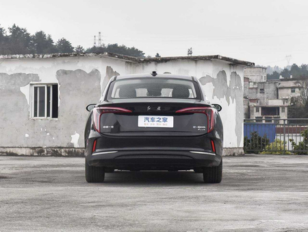 Hongqi E-QM5 500km. Adashtirmimiz 450 km bilan