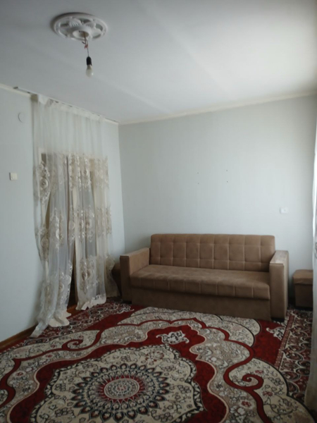 2-hona solnoshka bozorda 4 etaj hamma sharoit bor