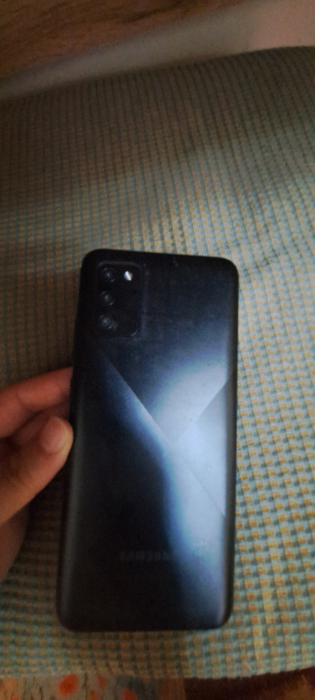 Samsung a02 s faqat aybi tepa qismda ekrani yorilgan