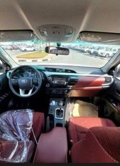 Toyota hilux sr5 2024