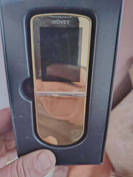 nove 8800  holati yangi