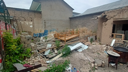 Yer sotiladi 1.5 sotix Mirzo Uluĝbek Qorsuv 6 222 maktab oldida
