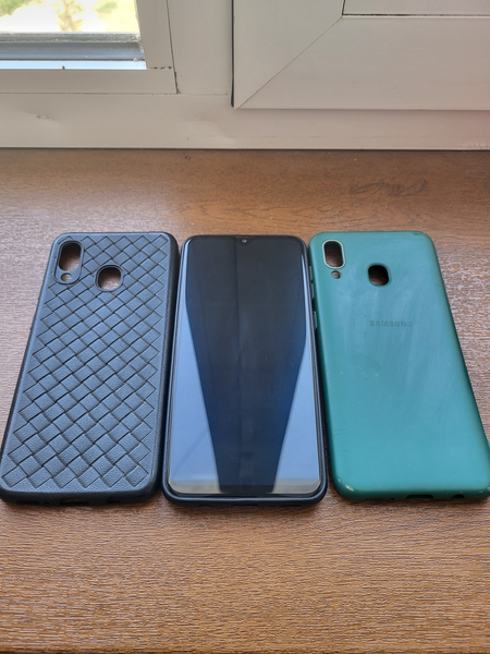 Samsung A20 +2ta chexol beriladi