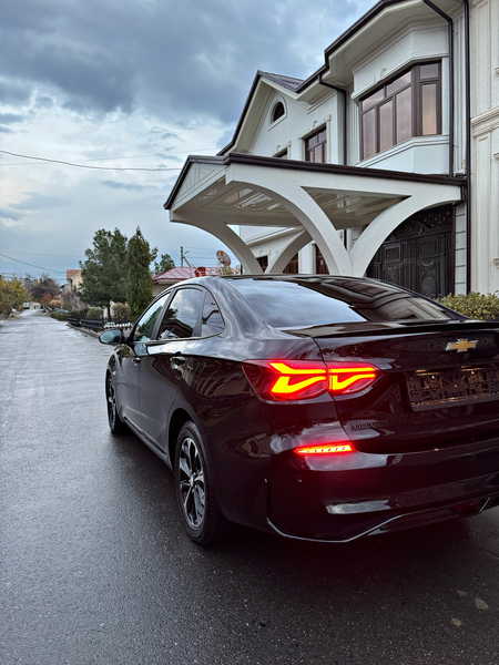 Chevrolet Monza 1.3 turbo 2024 Состаяние Идеално Пробег 16000km xalol