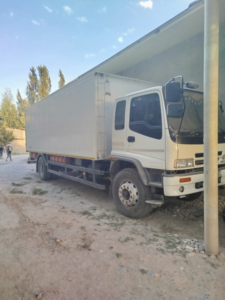 Isuzu avto furgon