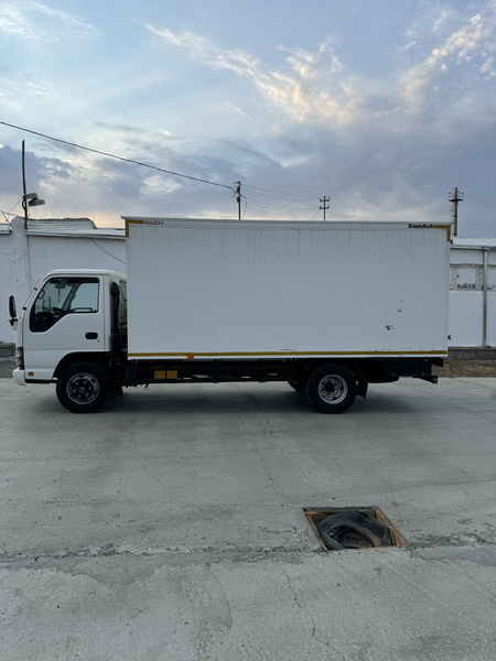 Isuzu автофургон