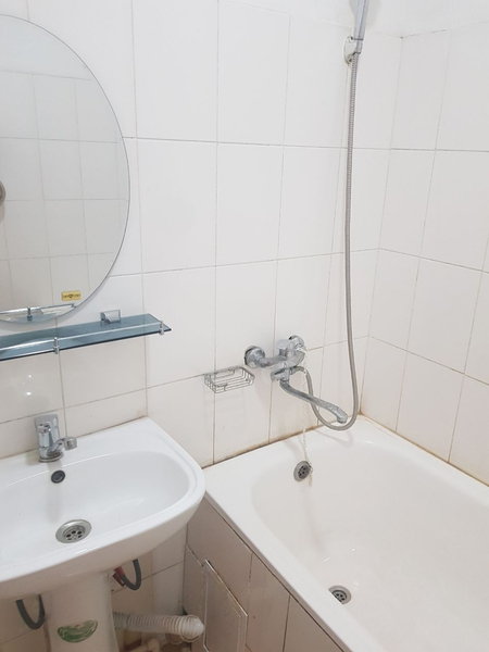 Ijaraga uy sergeli 5 a 3 xona xamma waroyiti bor 3 bekat metro oldi
